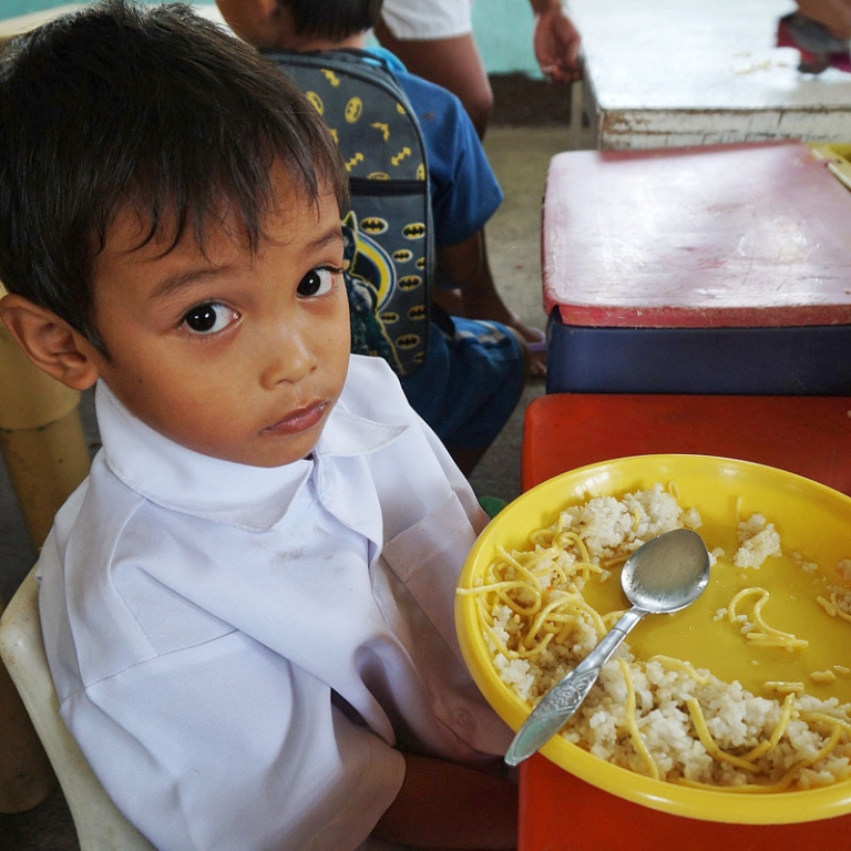 Fighting food fussiness in under-5s. How to encourage toddlers to eat