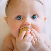 A complete guide to teething for parents: when it happens & what to do